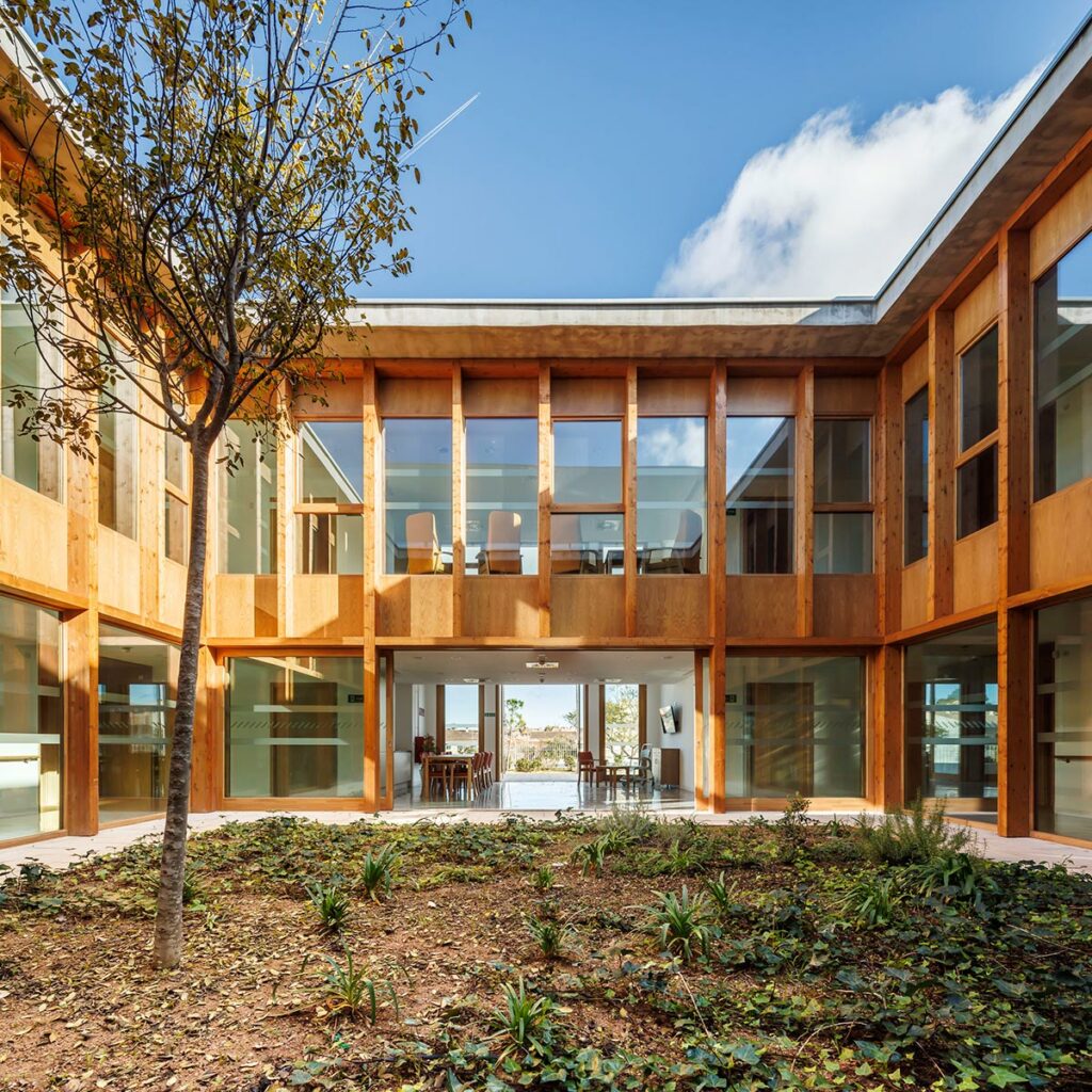 Residencia para personas mayores en Pòrtol | Santi Vives Sanfeliu ...