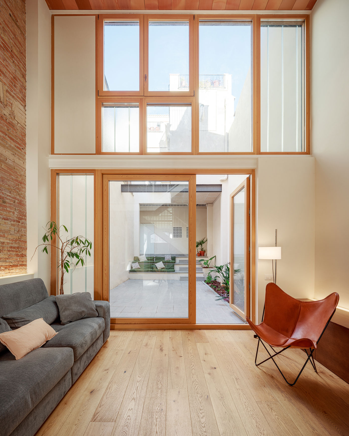 Pantera House. Renovación de una vivienda entremedianeras | MA+SA ...