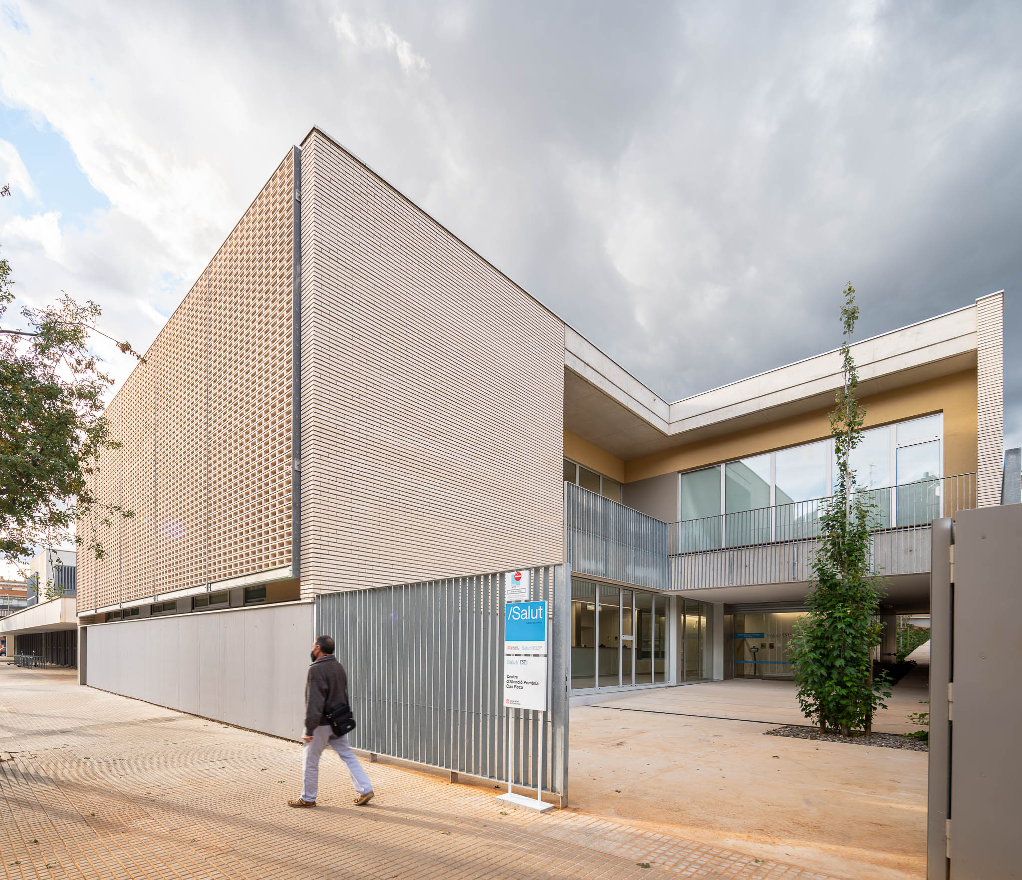 CAP Can Roca a Terrassa | Forgas Arquitectes - veredes