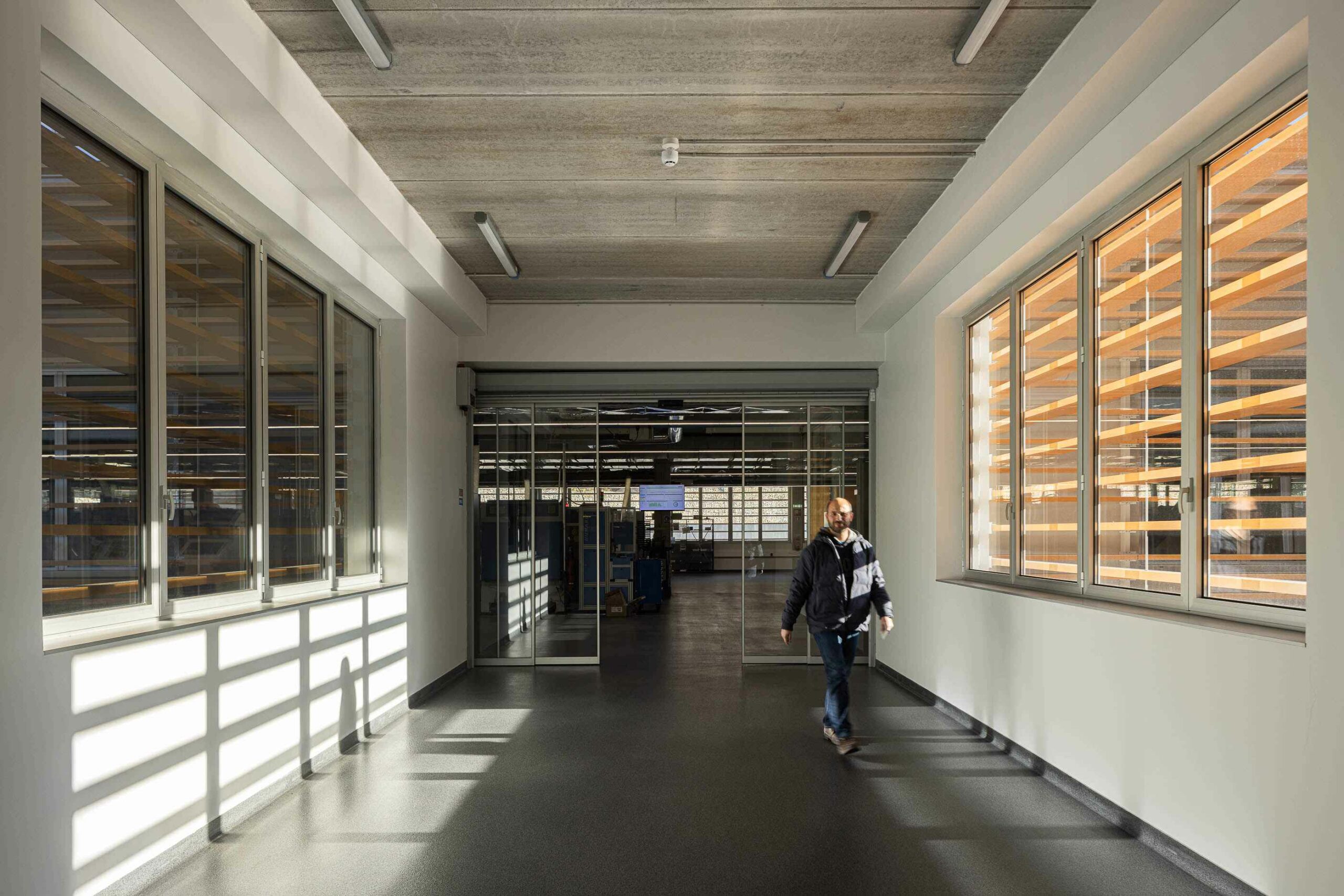 Edificio OROPOL | Em Paralelo - veredes