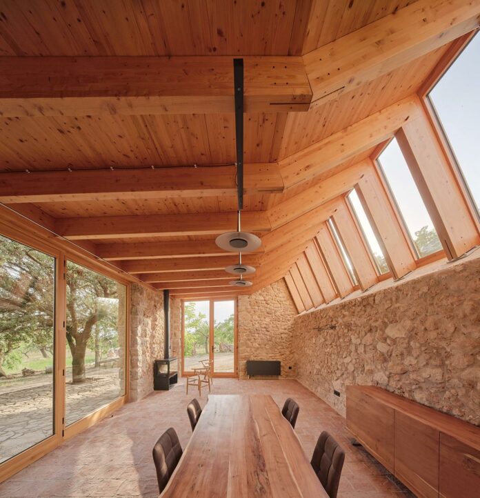 Una nueva vida para Mas Carpi | NUA Arquitectures - veredes